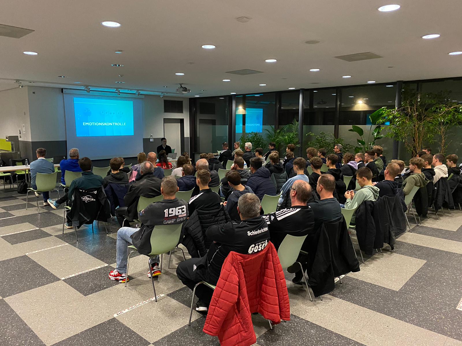 Timon Schulz berichtete aus der 3. Liga - srhildesheim.de